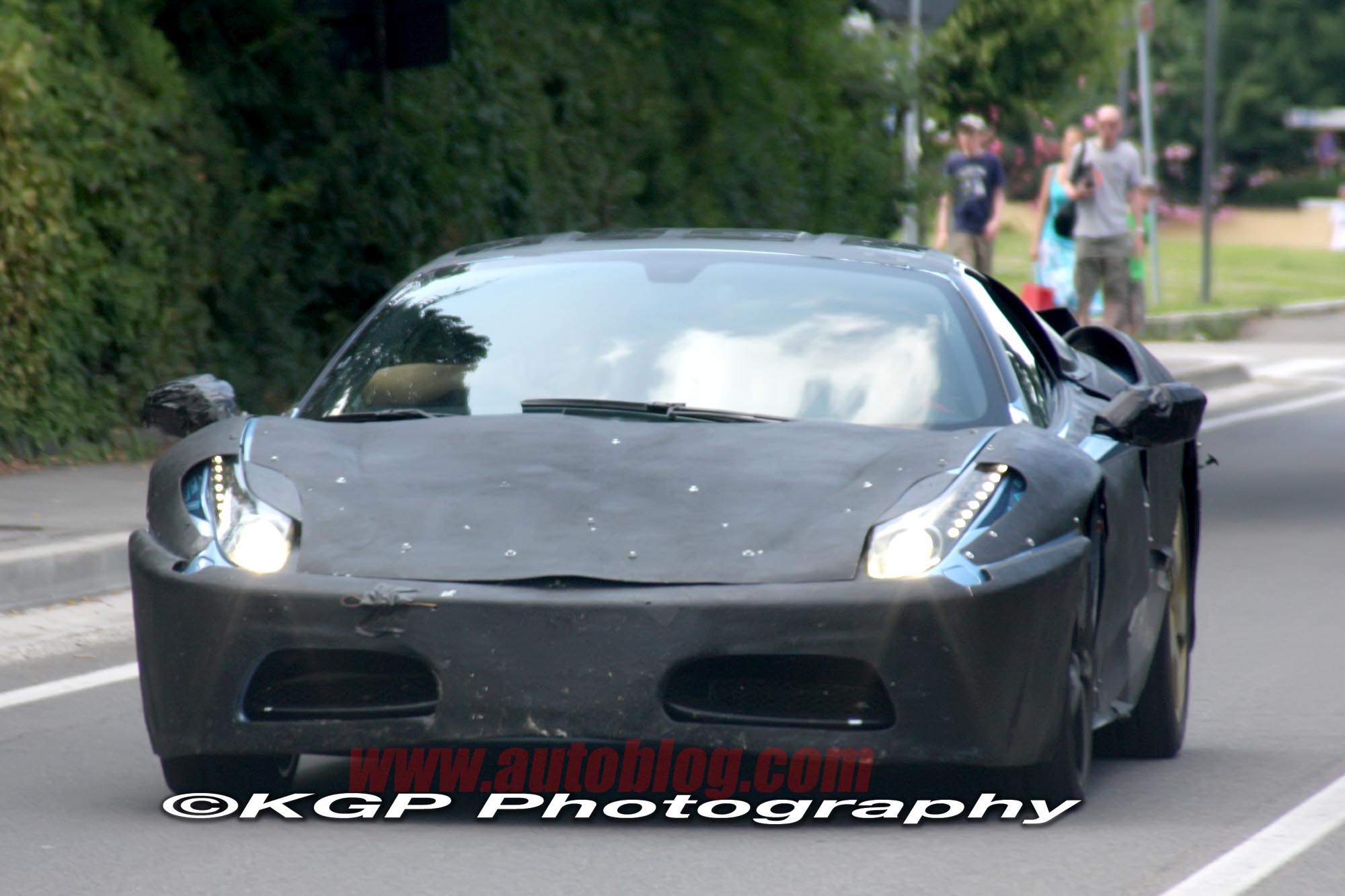 Nuove foto spia Ferrari F450