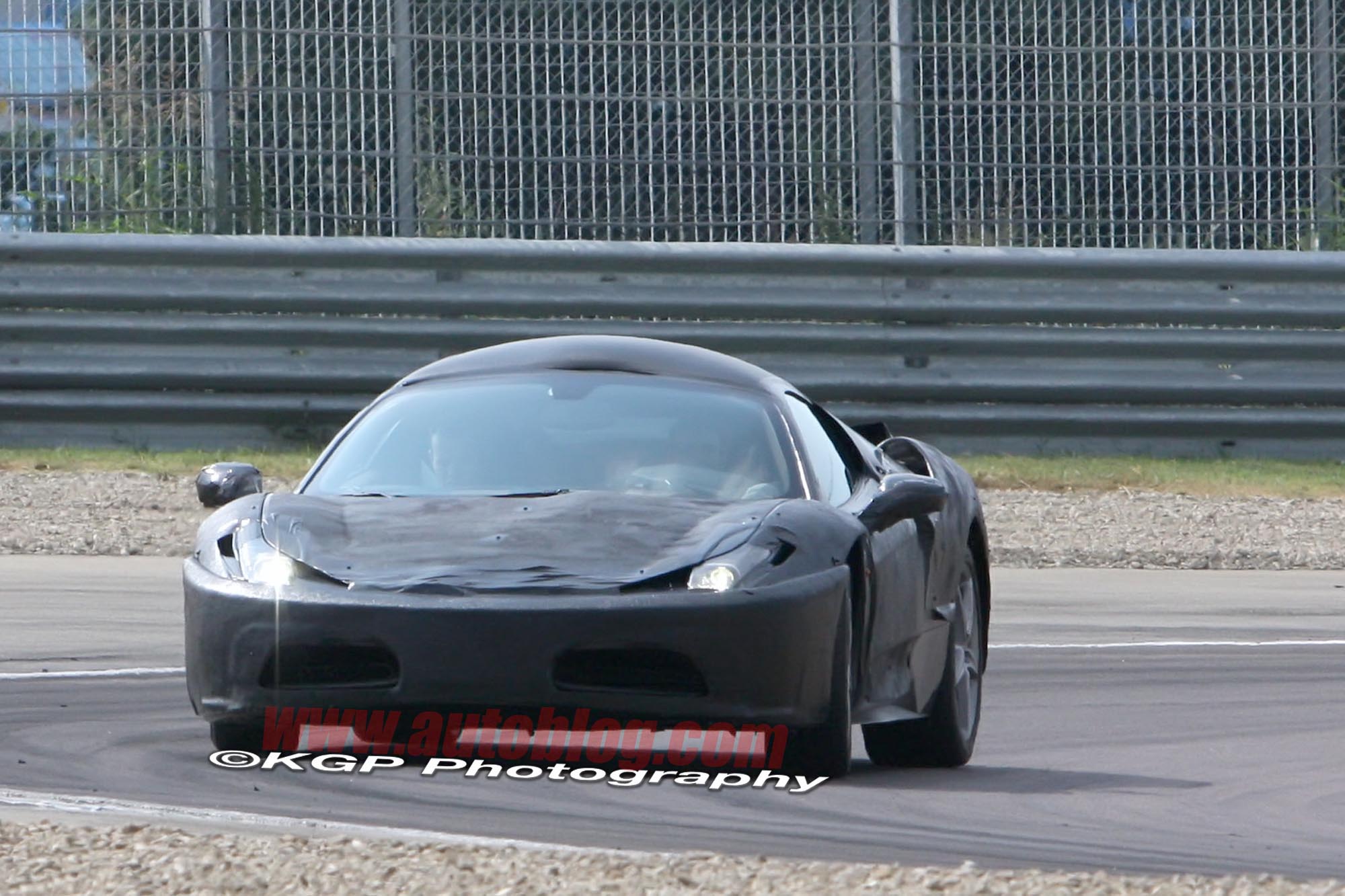 Nuove foto spia Ferrari F450