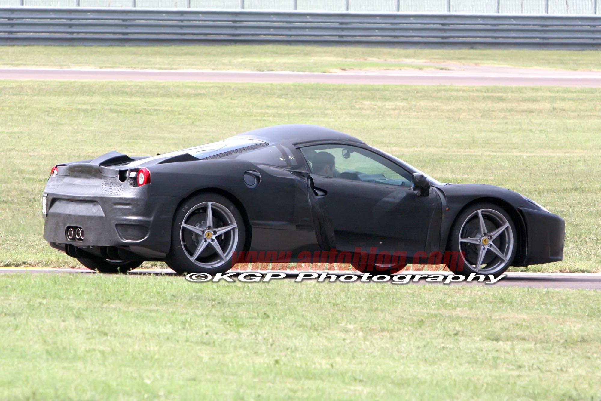 Nuove foto spia Ferrari F450