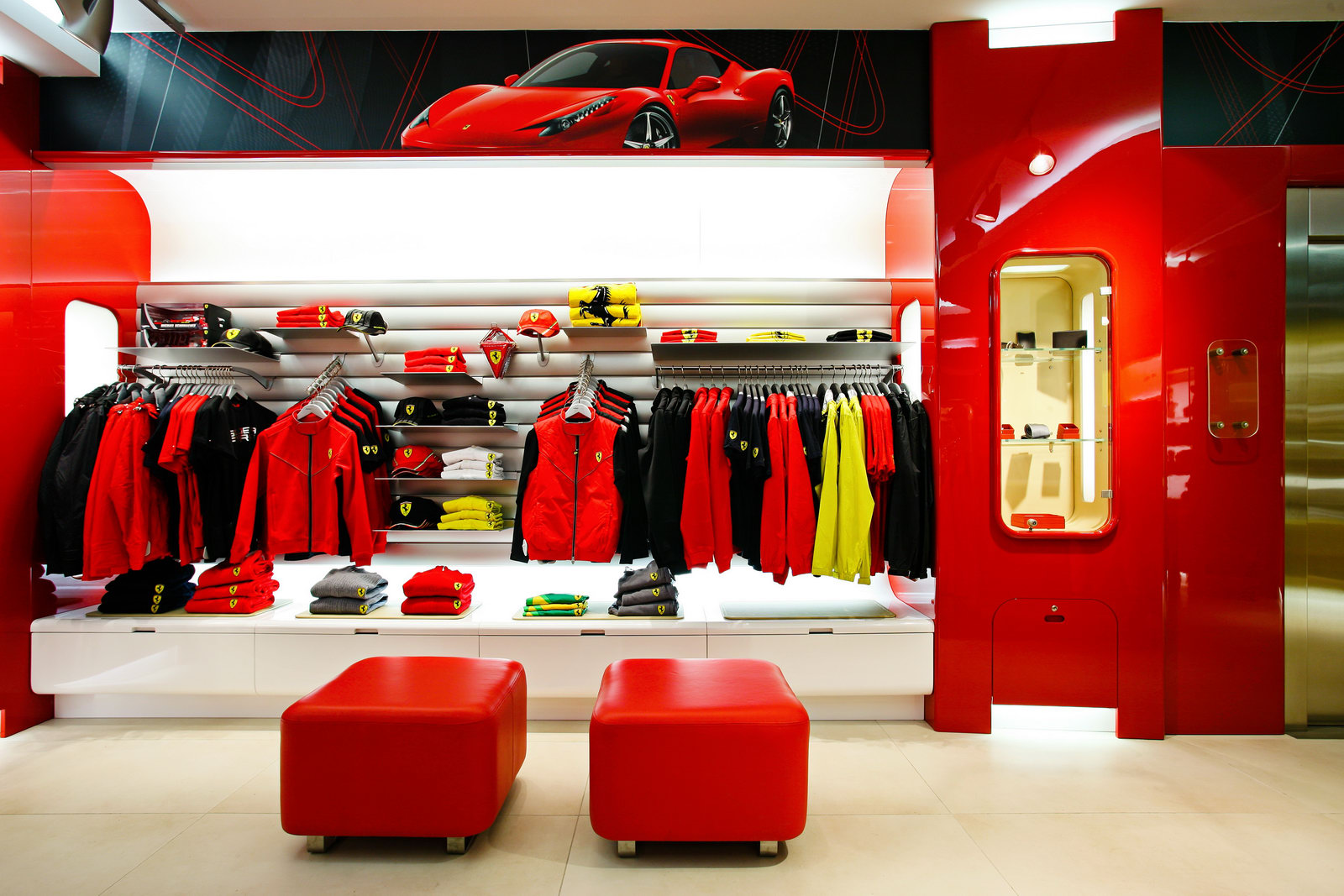 Ferrari Store ad Atene in Grecia